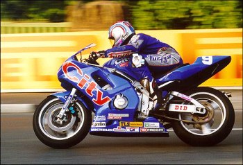 local rider Philip McCallen racing for Motorcycle City Yamaha